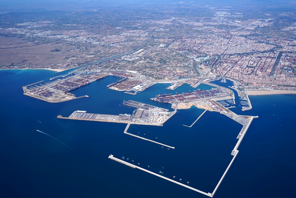 La Fundación Valenciaport lanza su primer Hackathon portuario ...