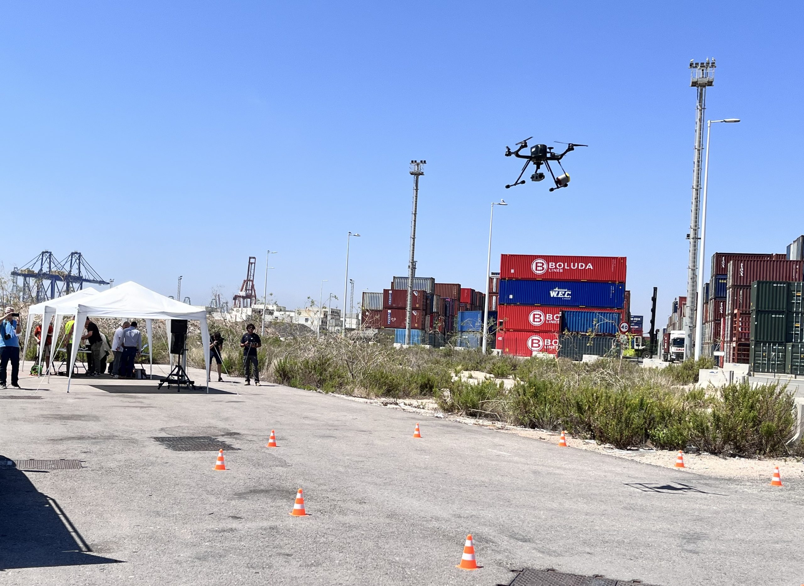 Advanced port surveillance: 5G, augmented reality and autonomous drones ...